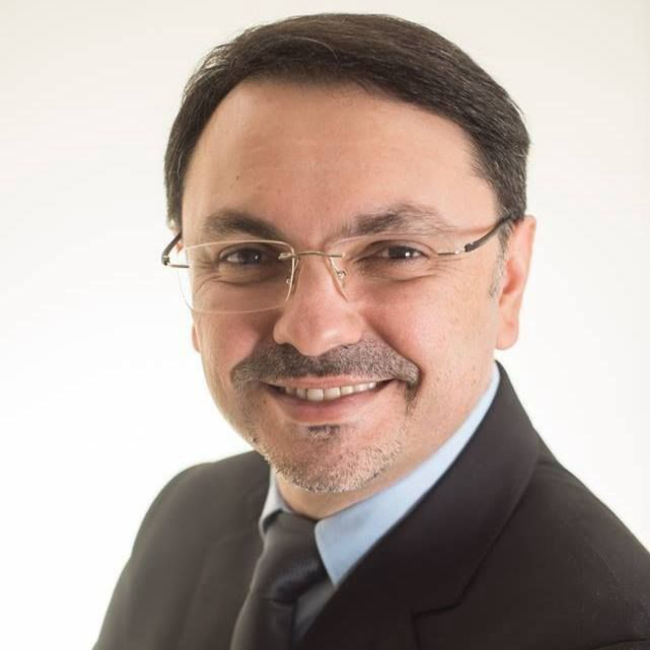 O respeito ao professor está voltando, diz Rossandro Klinjey